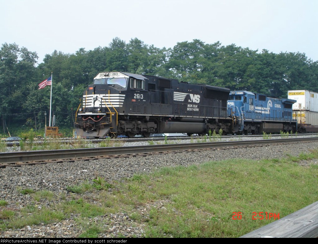 NS 2613 & NS 8312 head WB w/NS Train 10G